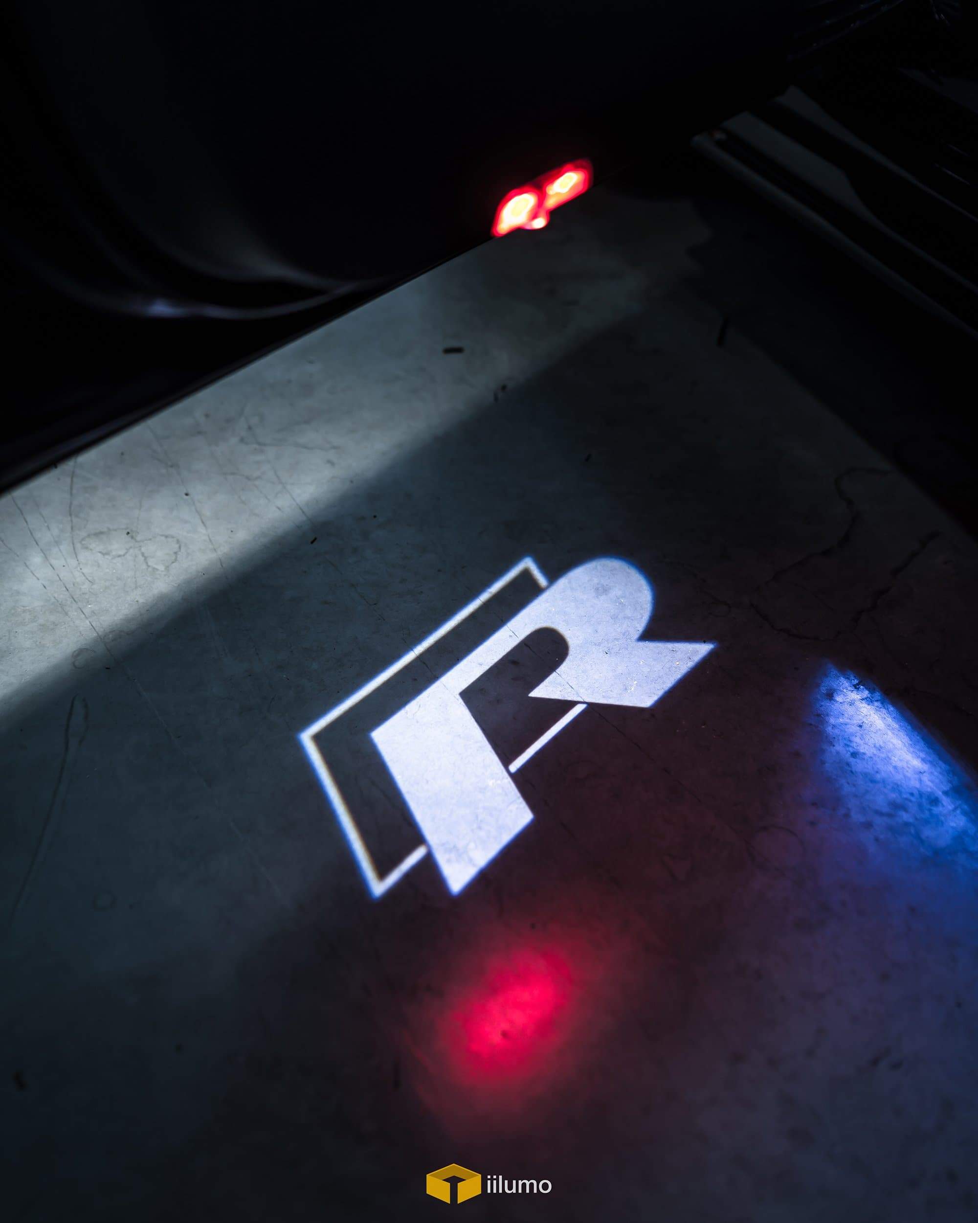 iilumo Door LED R Logo Projector Light | Golf MK5 - MK7.5